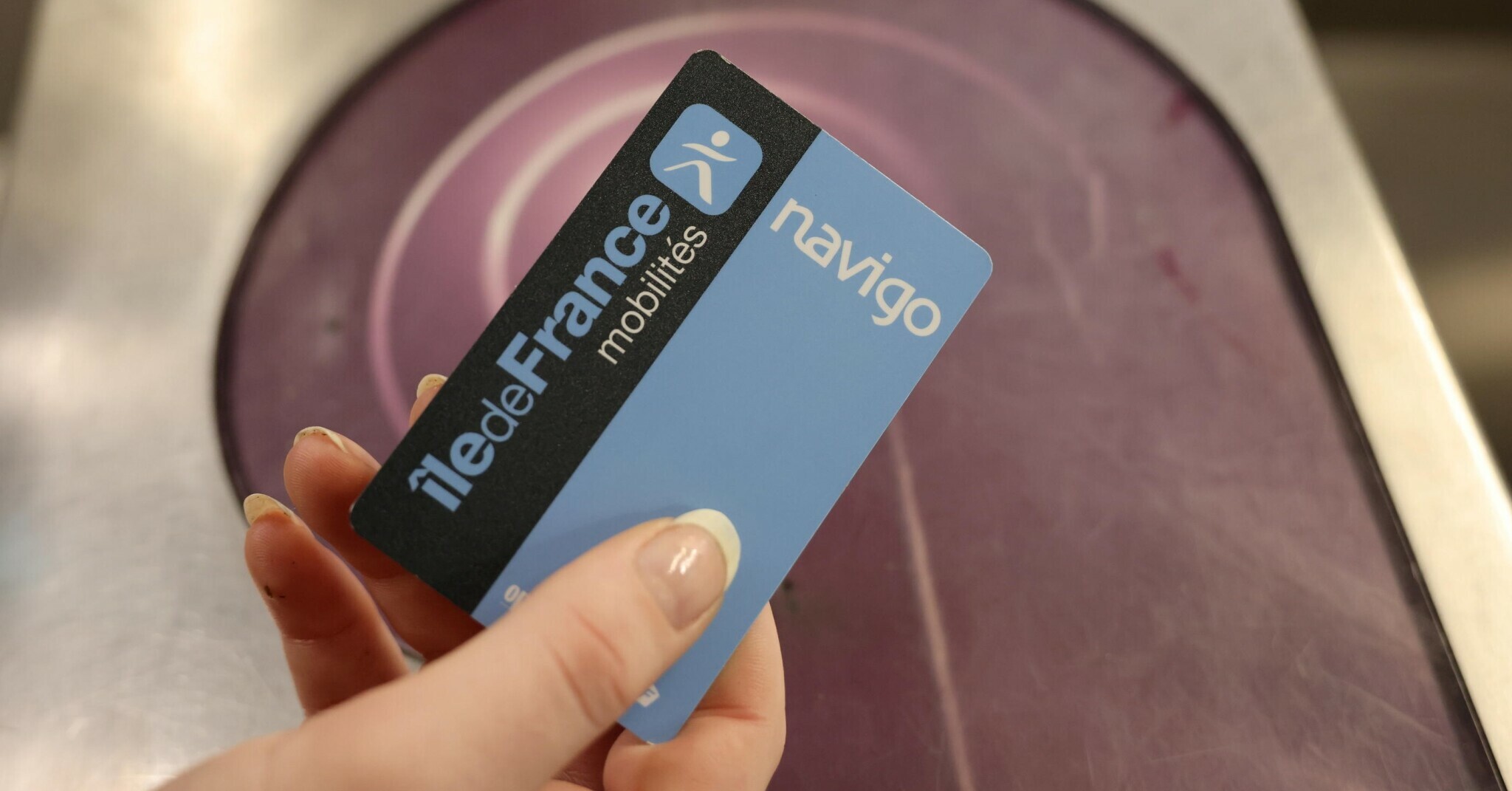 Le Parisien on Twitter: "Bientôt une nouvelle hausse du passe Navigo et du ticket de bus, RER ou ...