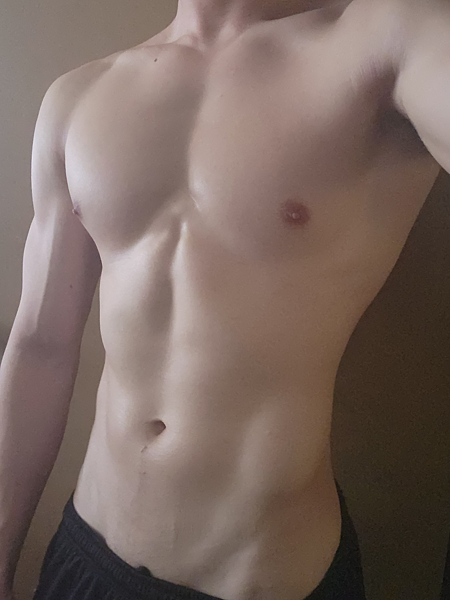 gymboi on Twitter: "I finally dropped below 60kg today, at 59.5kg now, that means I'm benching ...