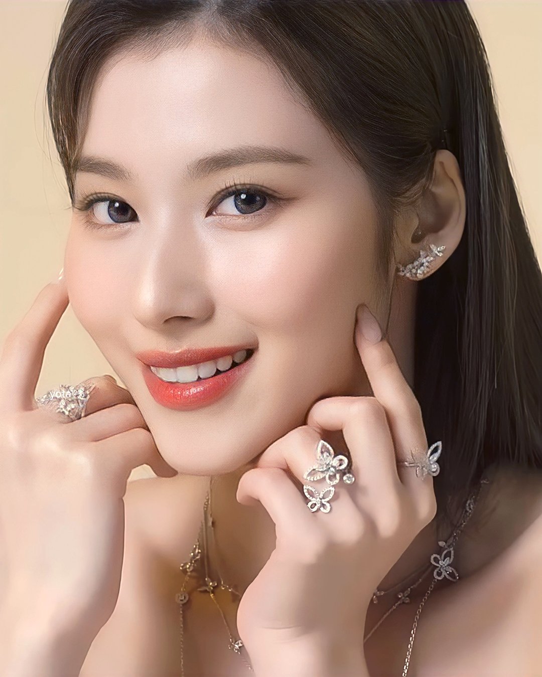 SANA BRASIL | 『Masterpiece』 on Twitter: "🗞️ - Sana para a Graff "Sana assume o centro do palco ...