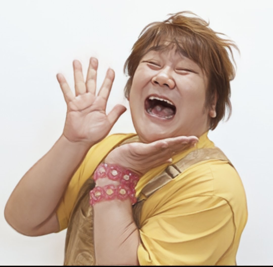 流し目パーカー On Twitter みんなの大喜利 ボケたら病院送り🤣 彼のお尻にあるモノが刺さっています! こんな表情にさせるあるモノとは何でしょう?