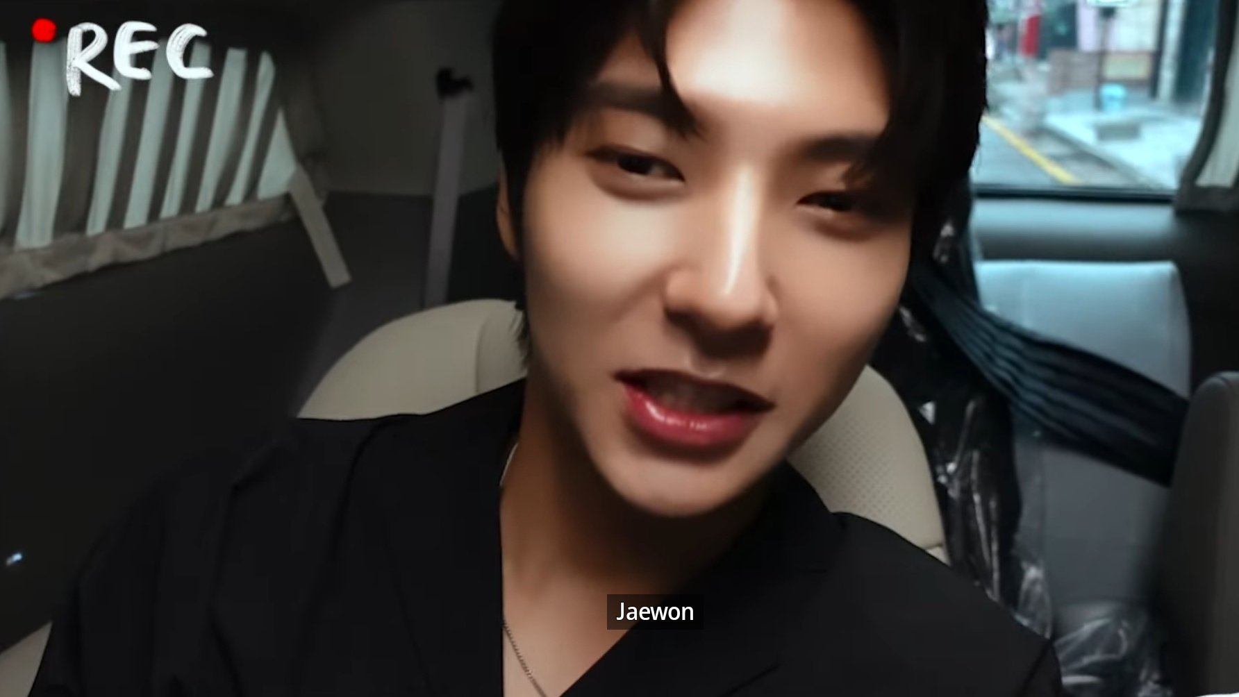 stay by my side | jun and jun era on Twitter: "HES SO REAL 😭 https://t.co/MmFJrDGnSq" / Twitter