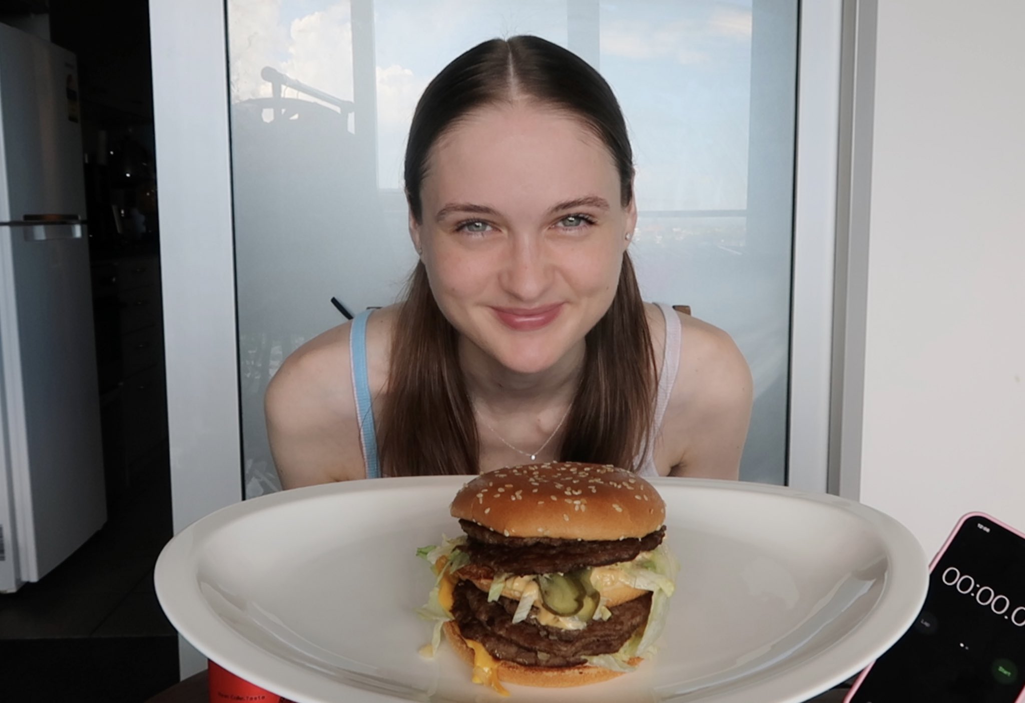 Nela Zisser on Twitter: "How fast could you eat a McDonald’s Big Mac stack burger? 😍🍔 https://t ...