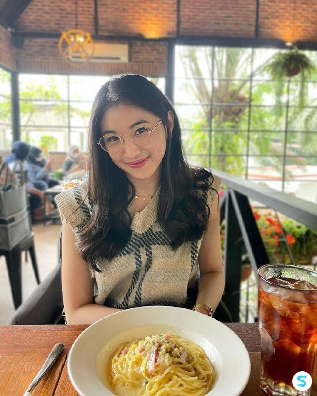 🦈 SUROBOYOFESS 🐊 on Twitter: "Tanggal merah lalu ayang lagi minta makan enak, aku turutin dan ...