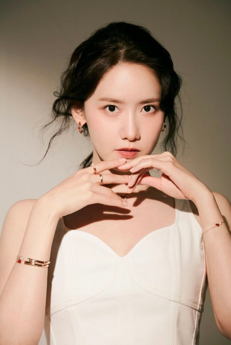 YoonA - Cheon Sa Rang on Twitter: "PHOTO | 230719, YoonA’s New Photo Advertisement for Qeelin ...