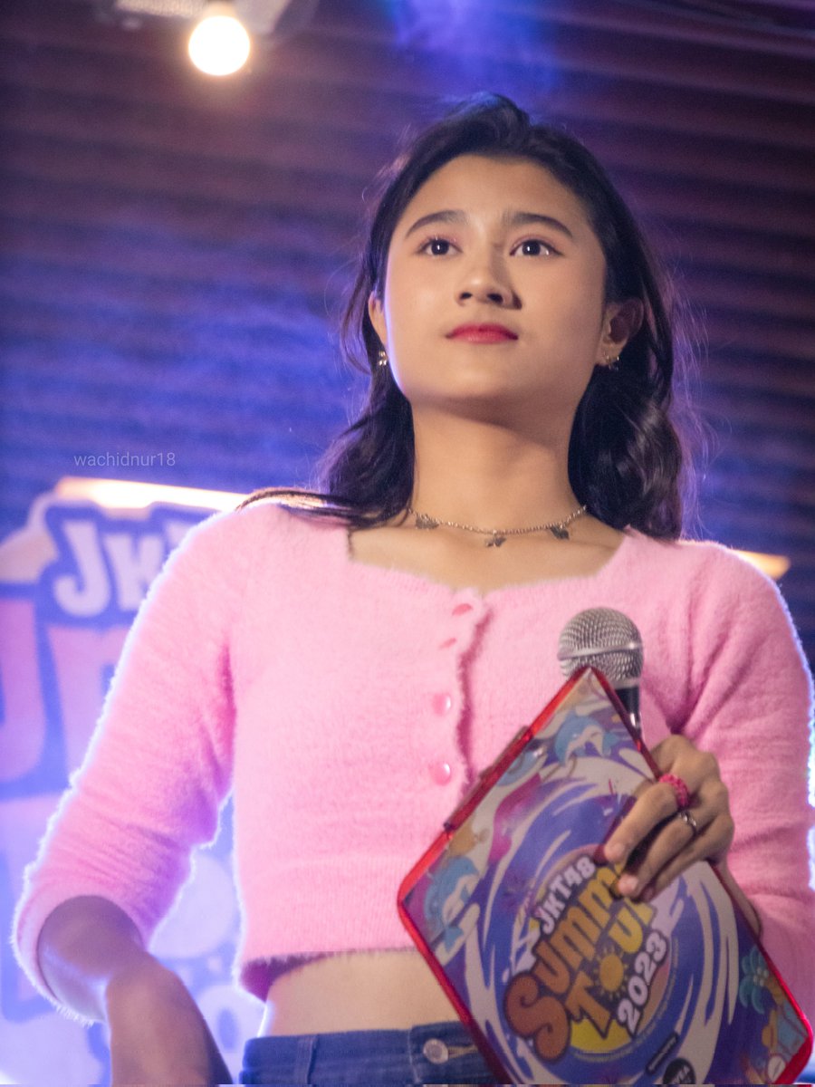 Nur Wachid on Twitter: "So gorgeous 😖 Raisha at JKT48 Summer Tour Solo Stage Activity | 14 Juli ...