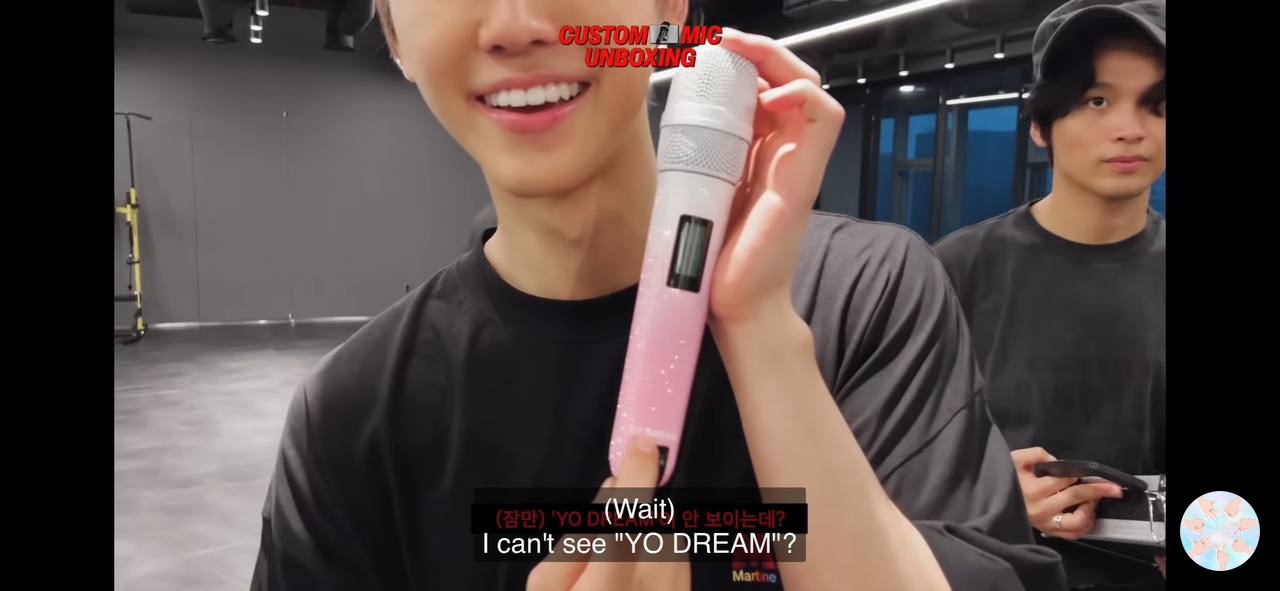 BASE DREAM on Twitter: "mic -jaemin cakep banget ternyata ada glitter2nya, renjun aja bilang ...