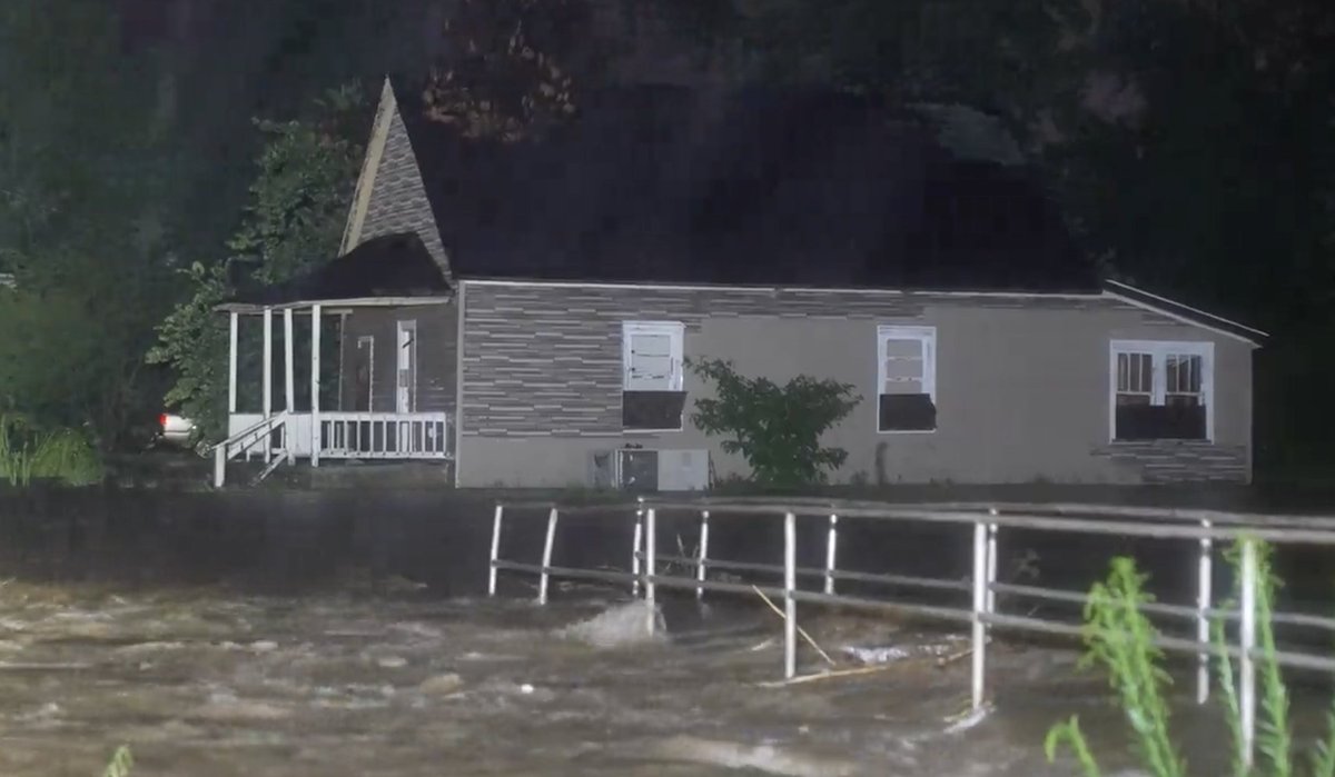 Breaking Weather By Accuweather On Twitter Breaking A Flash Flood