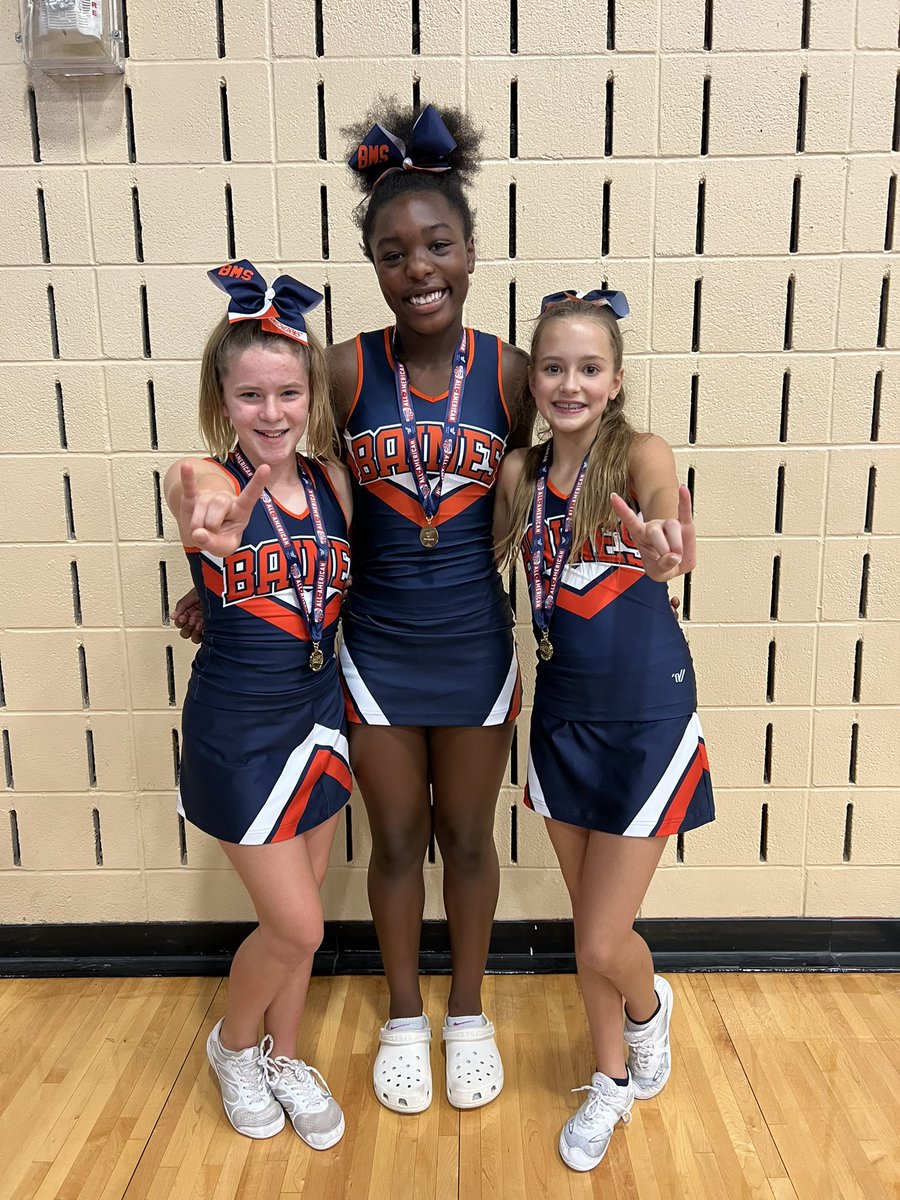 Pretty Middle School Cheerleaders