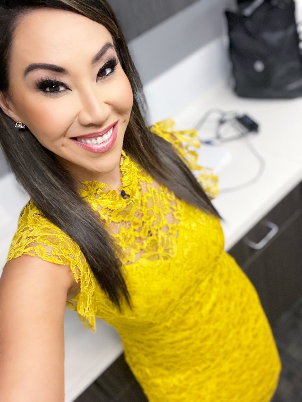 Veronica De La Cruz on Twitter: "Keep smiling All things good & golden are headed your way! See ...