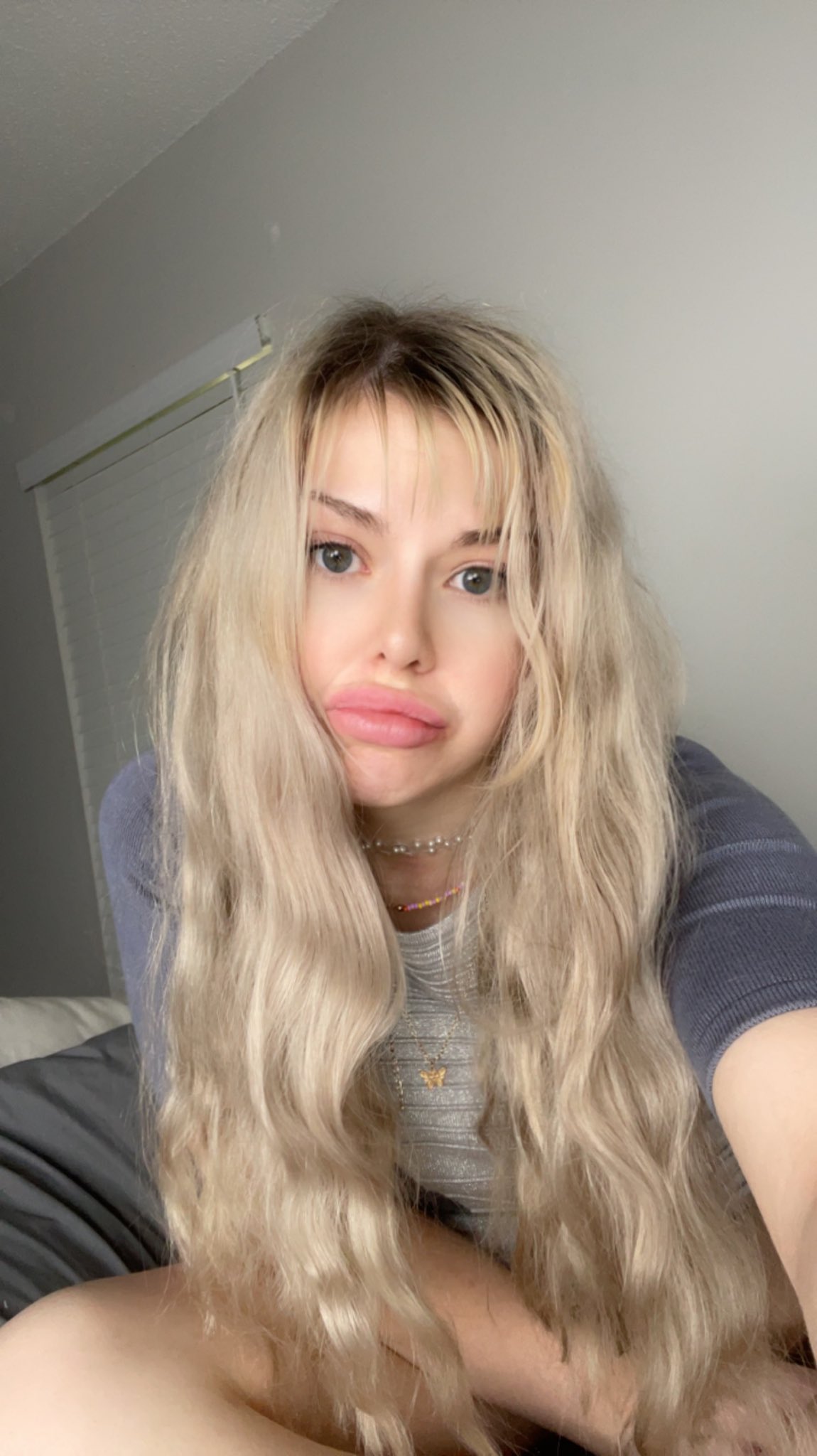 Laura Croft on Twitter: "I am sad because no one is giving me tokens on Chaturbate 😭 https://t ...