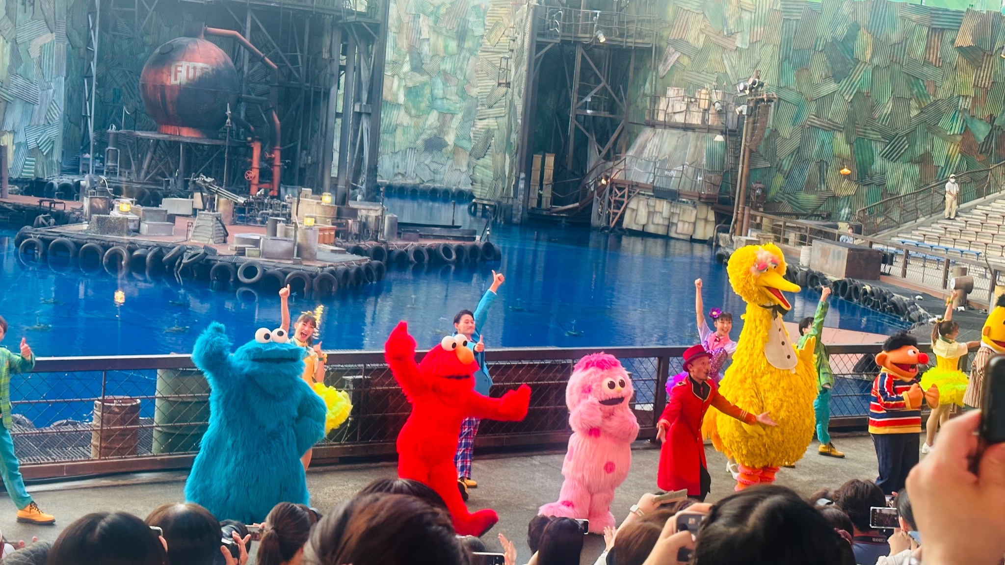 USJのツボ on Twitter: "RT @lixiangzi07: シングルで参加してドキドキしてました笑 イケメンが歩いていてビックリ🫢 usjスペシャルファンナイト楽しかった ️ ...