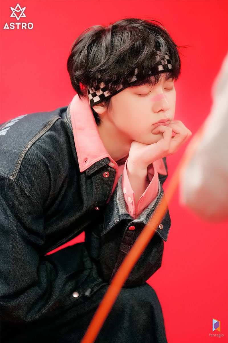 🌙とらねこ🐯🐈 on Twitter: "🐈🐾🐾🐾 ASTRO 2021 シーグリ 撮影現場ビハインド📸 2020/11/20 🔗 https://m.post.naver.com ...