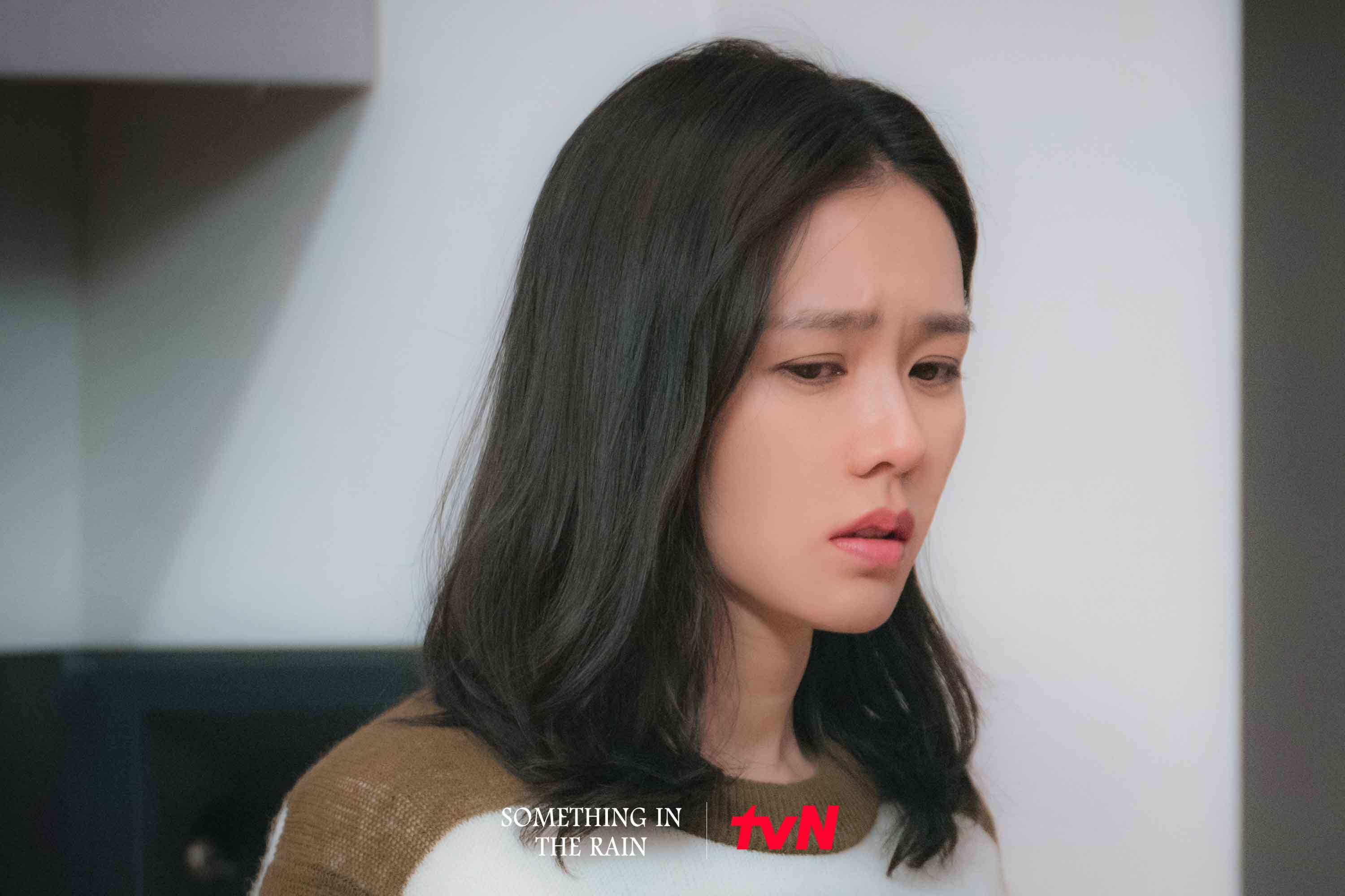 tvN on Twitter: "Catch tonight on tvN! 🥂 #SomethingintheRain Premieres Tonight | Every Thu & Fri ...