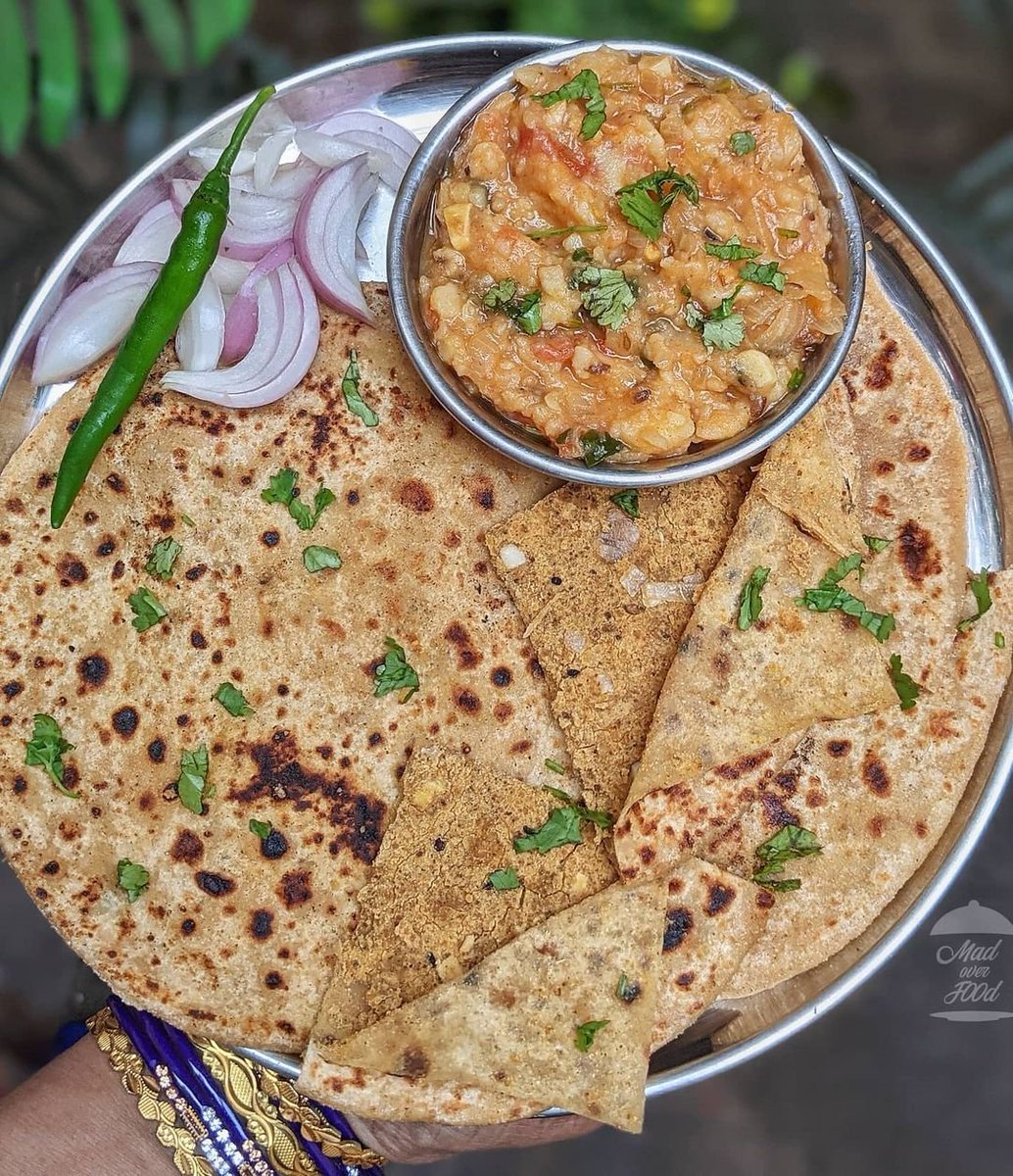 10 Delicious Traditional Dishes from Bihar 1. Litti Chokha - Thread ...