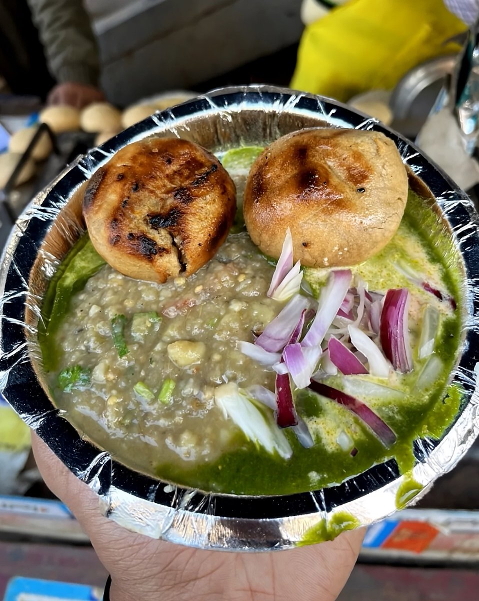 10 Delicious Traditional Dishes from Bihar 1. Litti Chokha - Thread ...