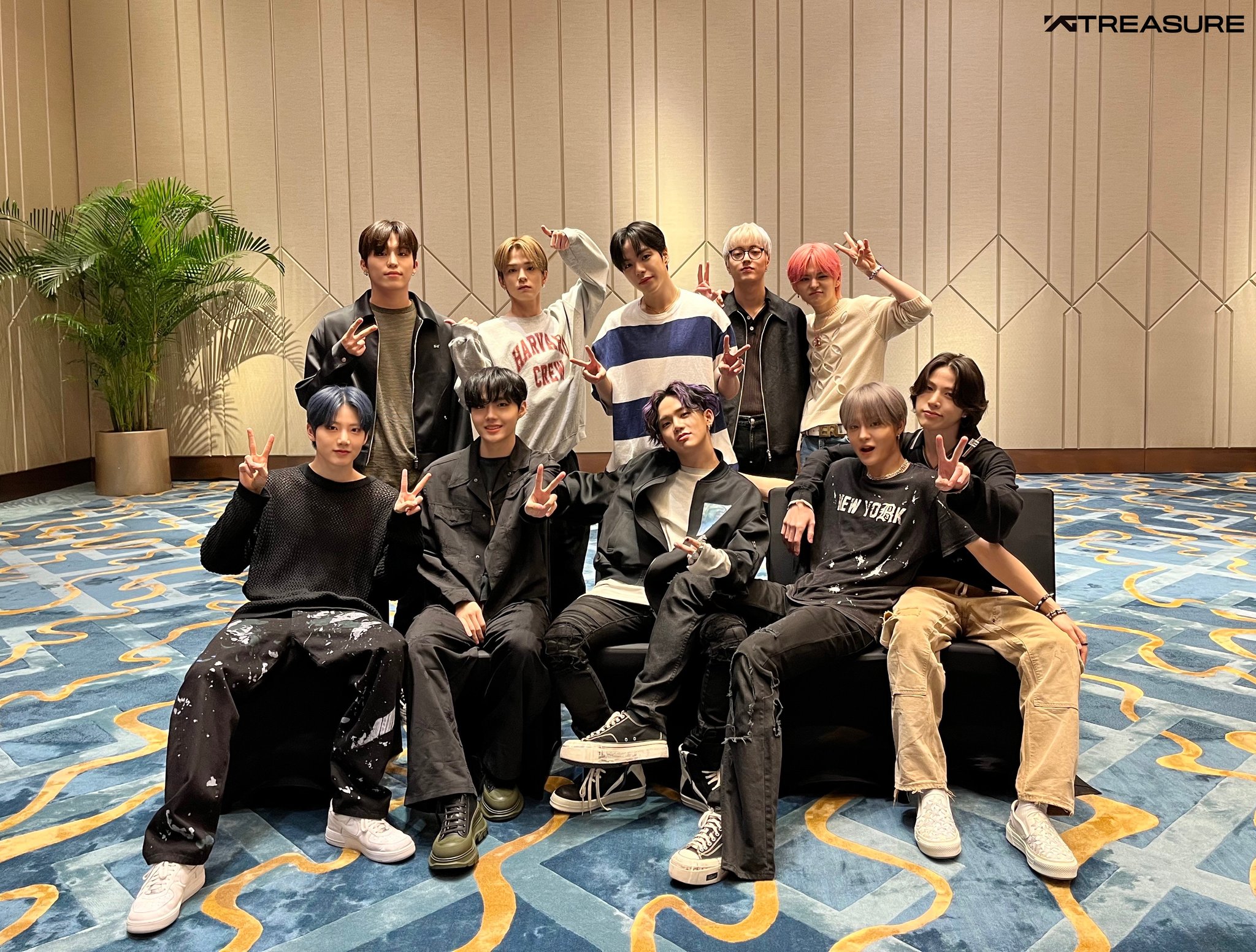 ً #BONABONA on Twitter: "The first fan signing event of Treasure 2nd Full Album #REBOOT is over ...