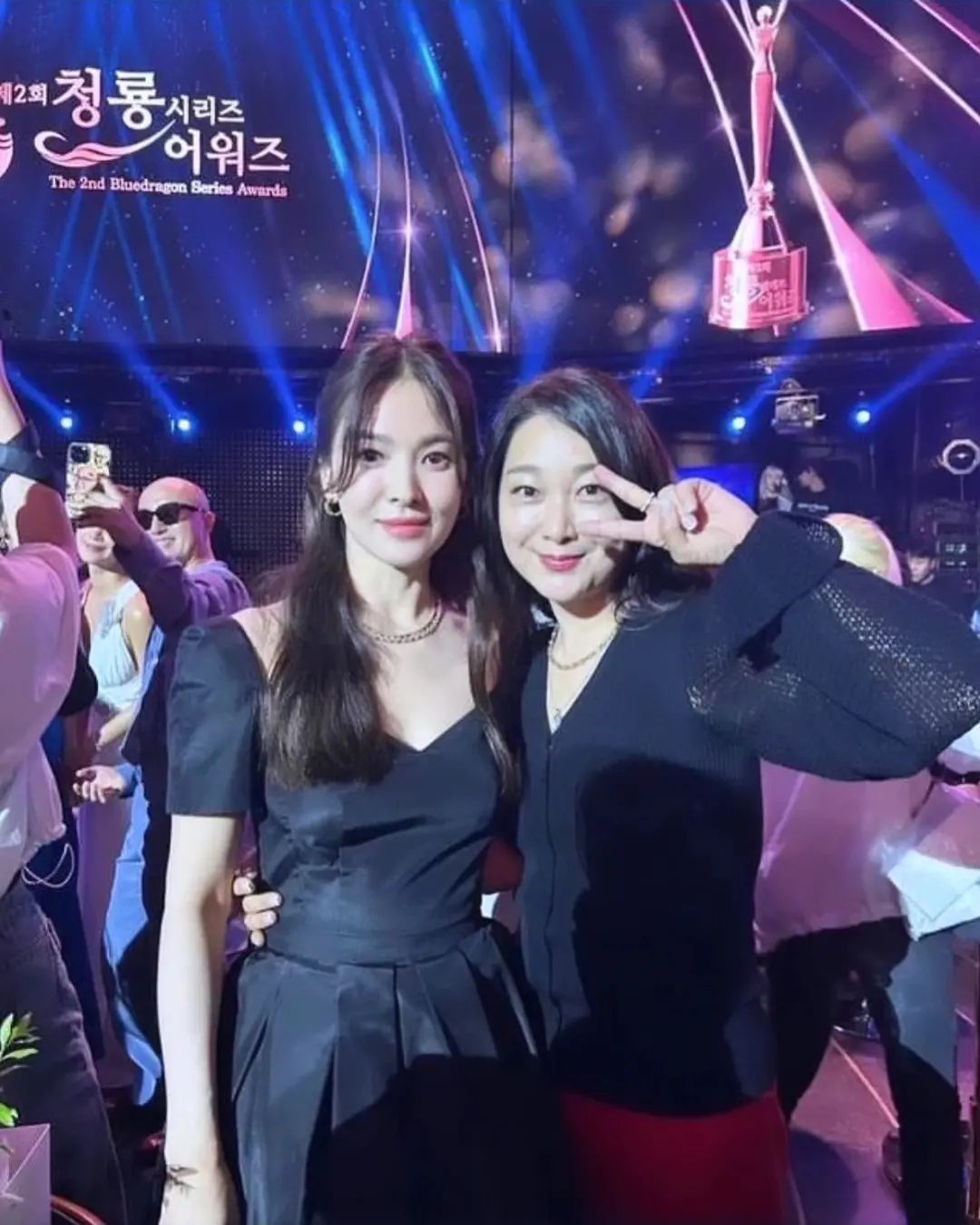 ᴋʏᴏ on Twitter: "A big thank you to everyone that takes pictures with Kyo at events and posts ...