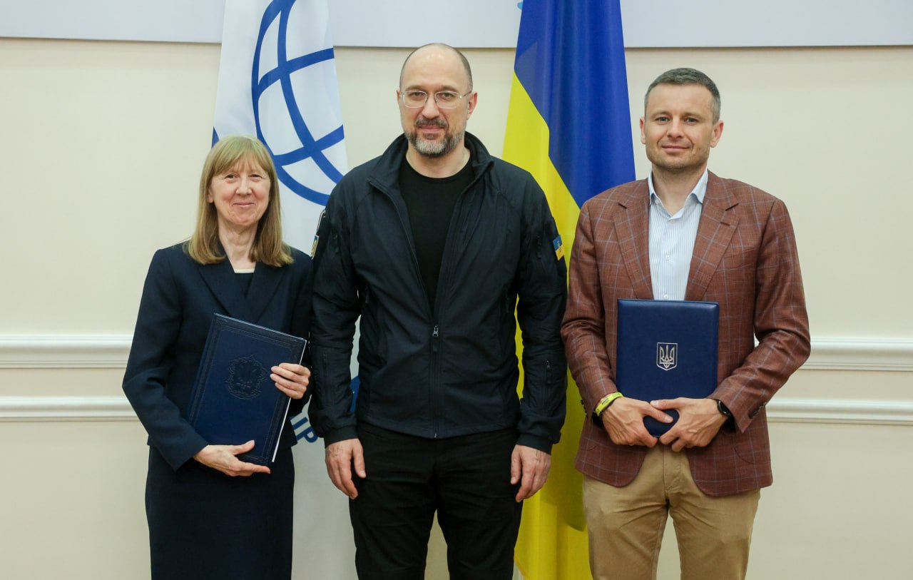 Denys Shmyhal on Twitter: "🇺🇦 will receive a $1.5 bn loan from the World Bank, guaranteed by 🇯🇵 ...