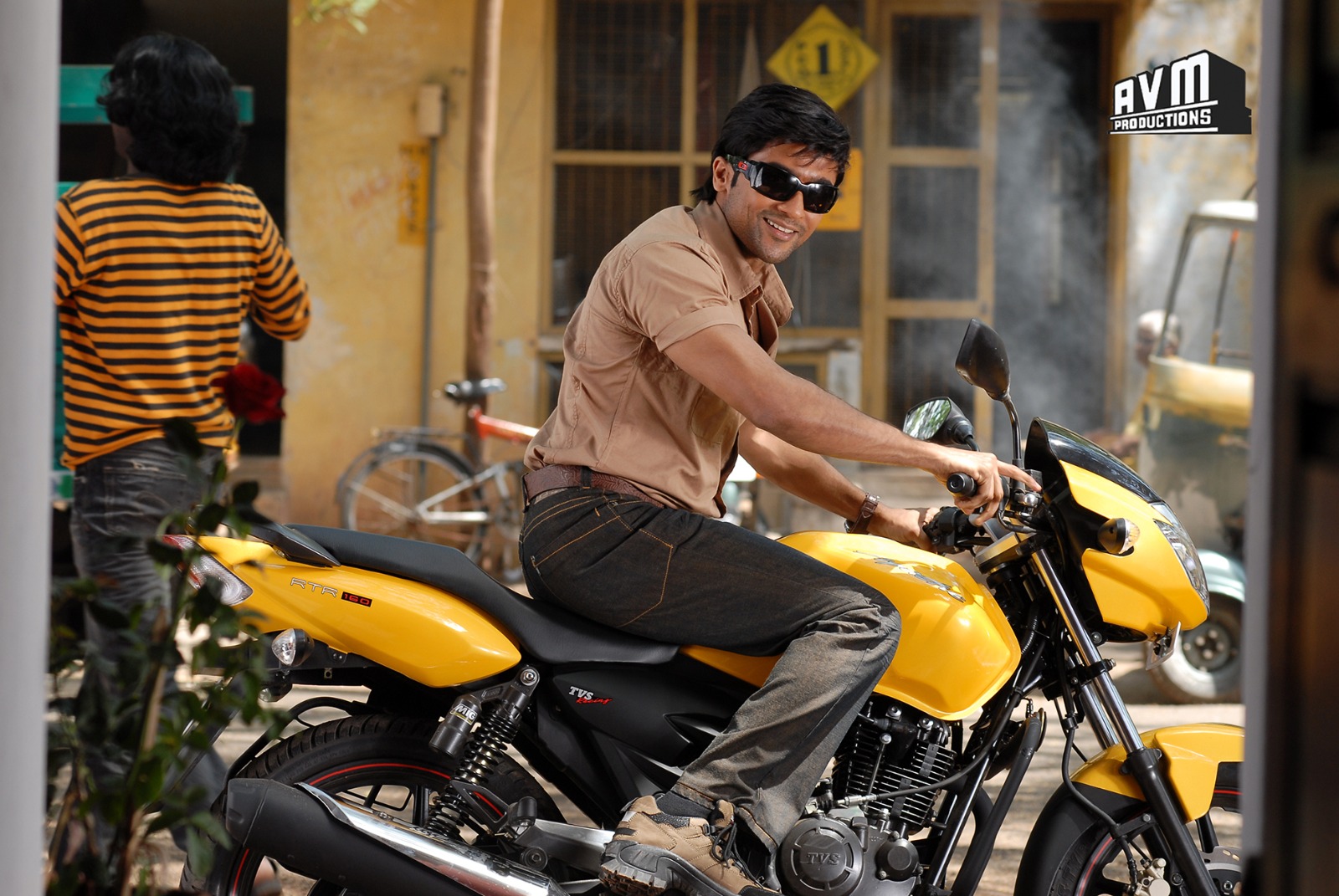 Tvs Apache Rtr 180 Yellow