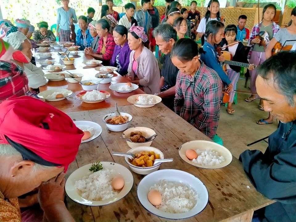 Khit Thit Media On Twitter ဒီးမော့ဆိုမြို့နယ်ရှိ စစ်ဘေးရှောင် ပြည်သူမ