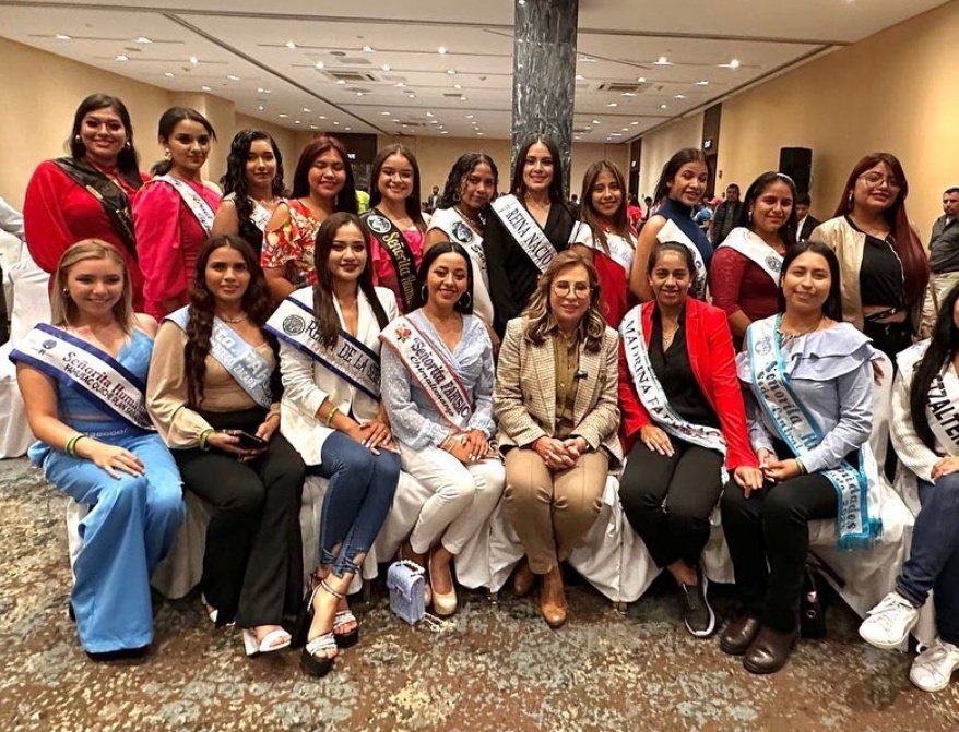 Melani S on Twitter: "Resulta que a estas muchachas no les dijeron que ...