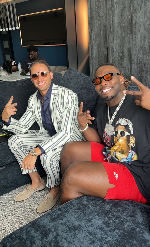 Gentleman's Playbook on Twitter: "Miami sliced with my guy @Mr_Ogunjobi 🌊 https://t.co ...