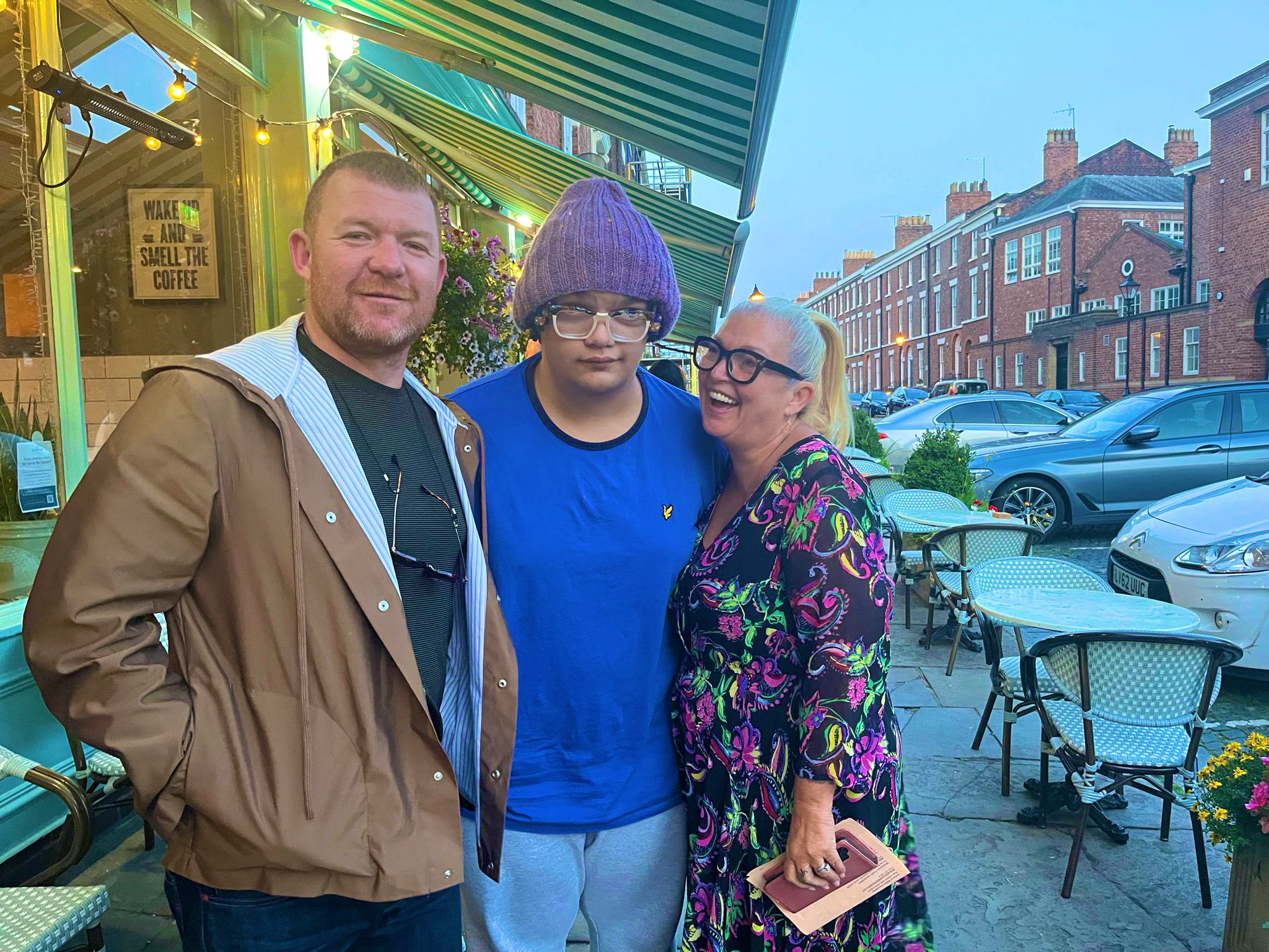 Roy on Twitter: "Me and me Ma just met an actor. https://t.co/PaW6pHwp9t" / Twitter