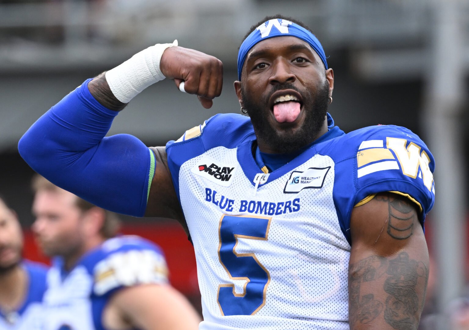 John Hodge on Twitter: "Winnipeg Blue Bombers flex late in win over hapless Elks (& 12 other ...