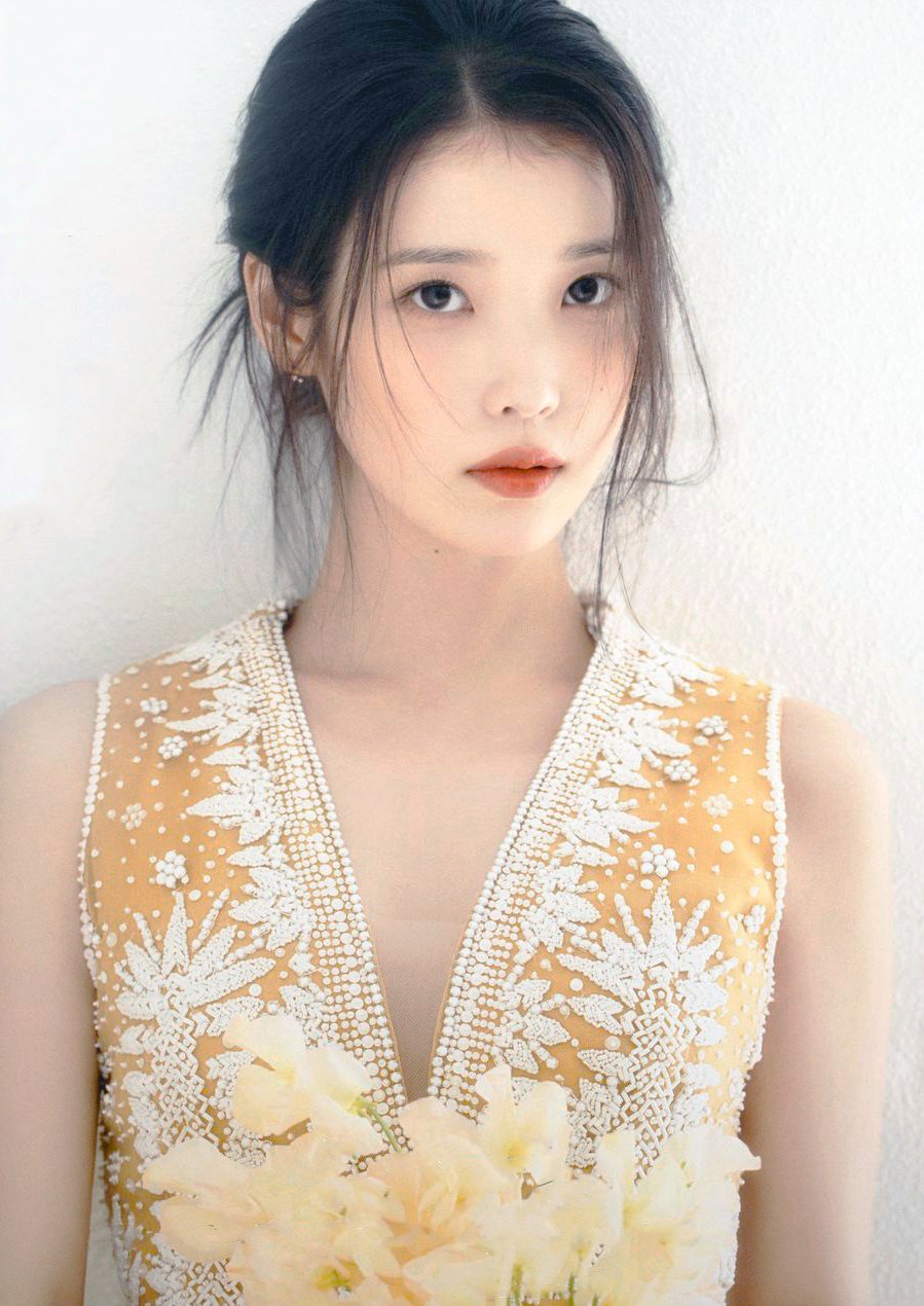 IU Charts on Twitter: "🚨 IU has revealed an exclusive guide track for those who visited her ...