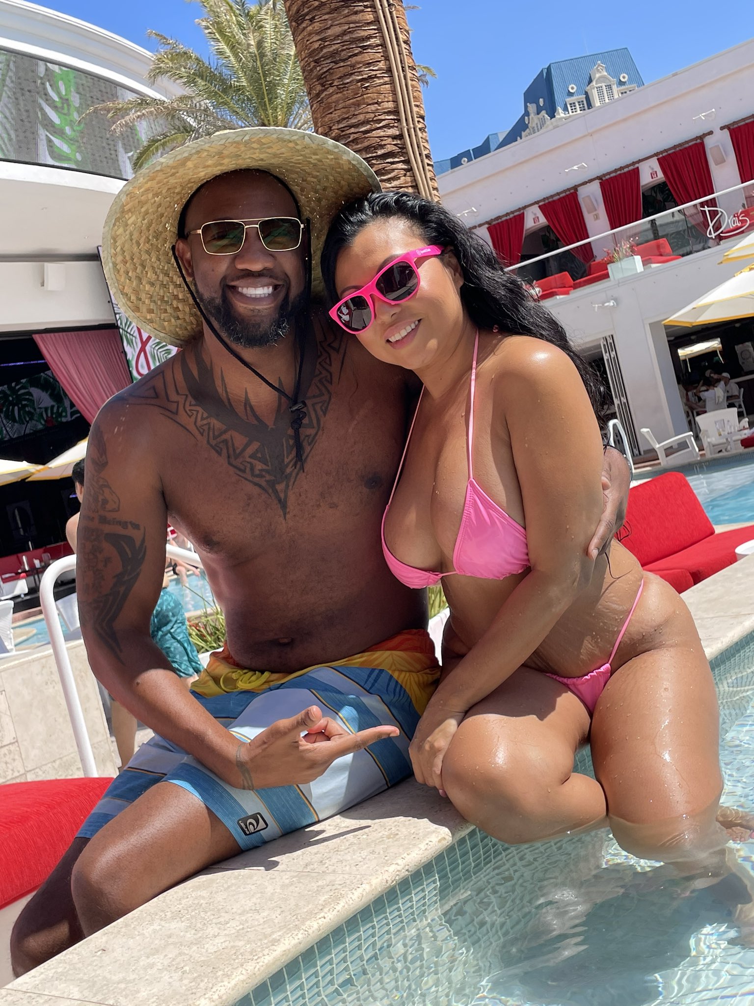 Krystal Davis on Twitter: "Getting some sun with @BoswellBlack3x https://t.co/CWvTbVILi0" / Twitter
