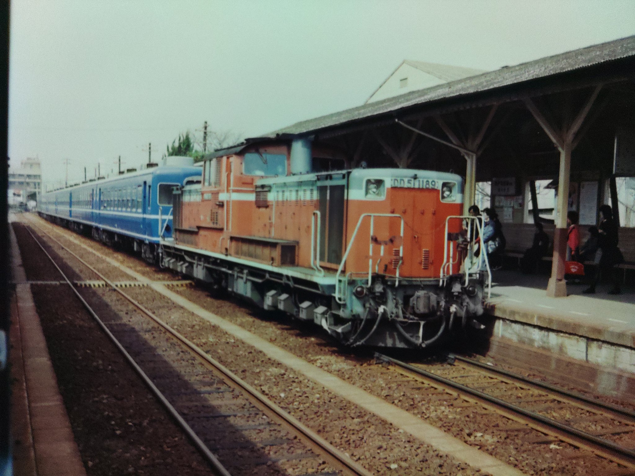 ゆうきのじいちゃん on Twitter: "DD51 1189+12系客車の福知山線普通 パッと見急行ですね。 https://t.co/bzQqjkpEKF" / Twitter