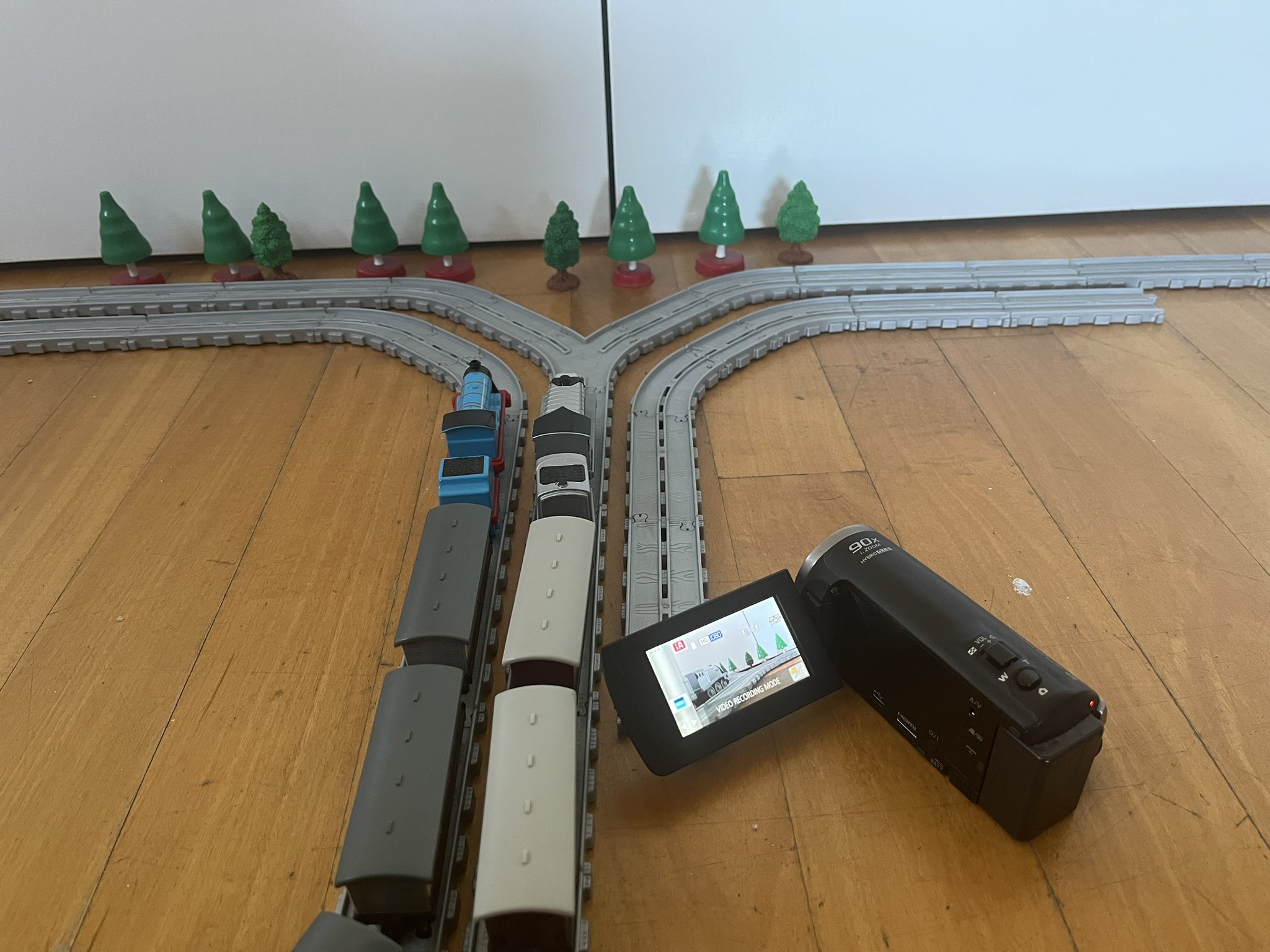 Nicholas (MDE 1999) on Twitter: "…and so we have come to the end of filming for the third season ...