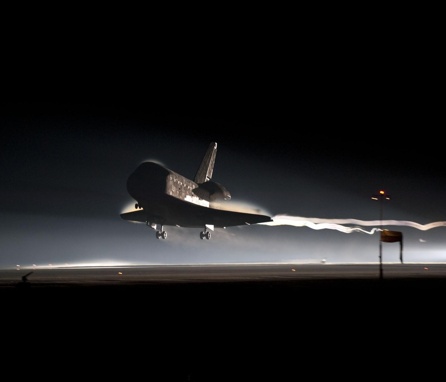 NASA History Office on Twitter: "Space Shuttle Atlantis (STS-135) returned to Earth for its 33rd ...