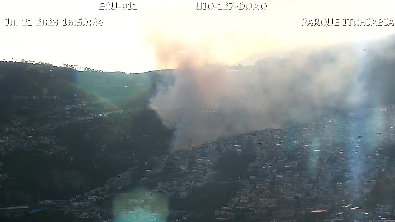 ECU 911 Quito on Twitter: "[PRELIMINAR] 🔥 a través de #VideovigilanciaECU911 se identifica un ...