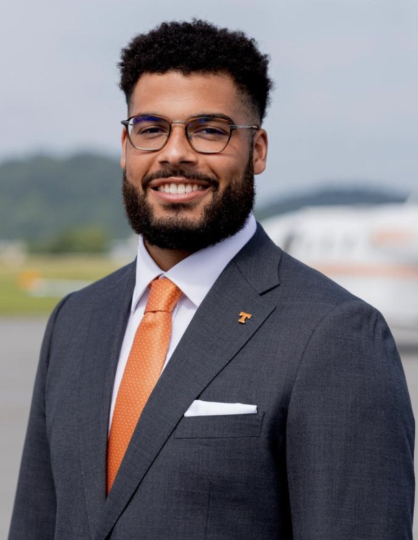 Wes Rucker on Twitter: "#Vols senior tight end Jacob Warren always looks like he's ready to run ...