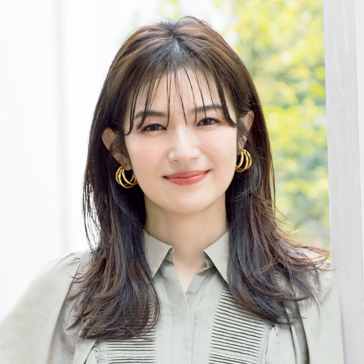 集英社MyAge／OurAge on Twitter: "【40～50代のヘアスナップ】フェイスレイヤーを入れた、スタイリングしやすくかつ華やかなニュアンスを加えてくれるロングスタイルをご紹介 ...