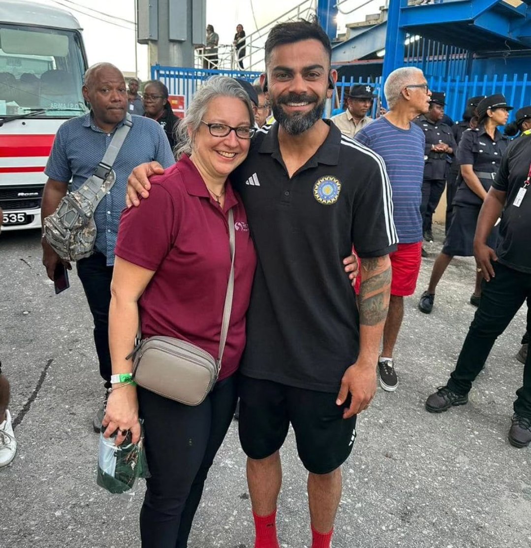 Virat Kohli with the mother of Joshua Da Silva. What a lovely picture ...