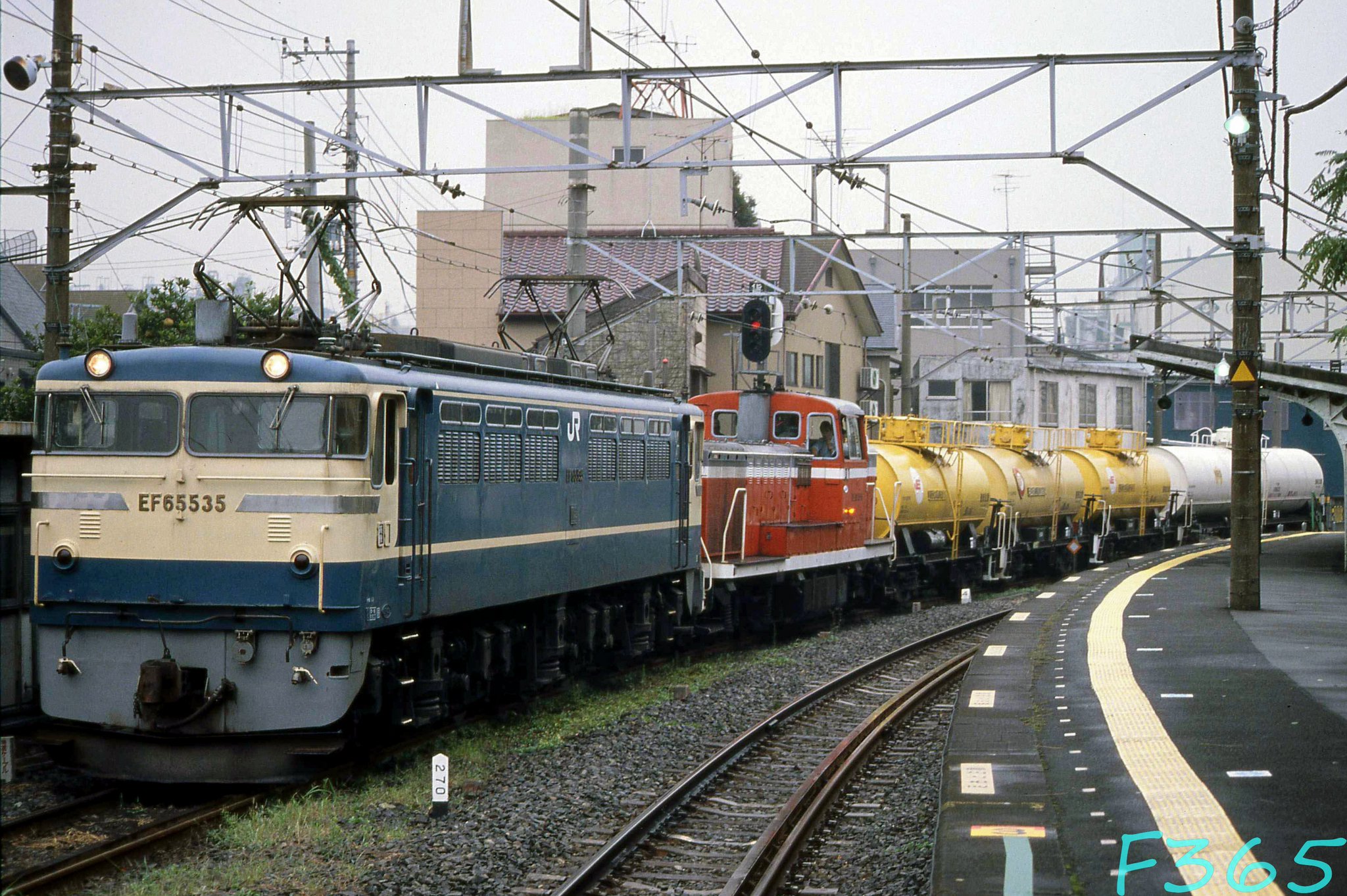 F365 on Twitter: "2003/09/25 5996＠EF65-535+DE10-1556+タキ5450+タキ18600 https://t.co/4yIEHC896K ...