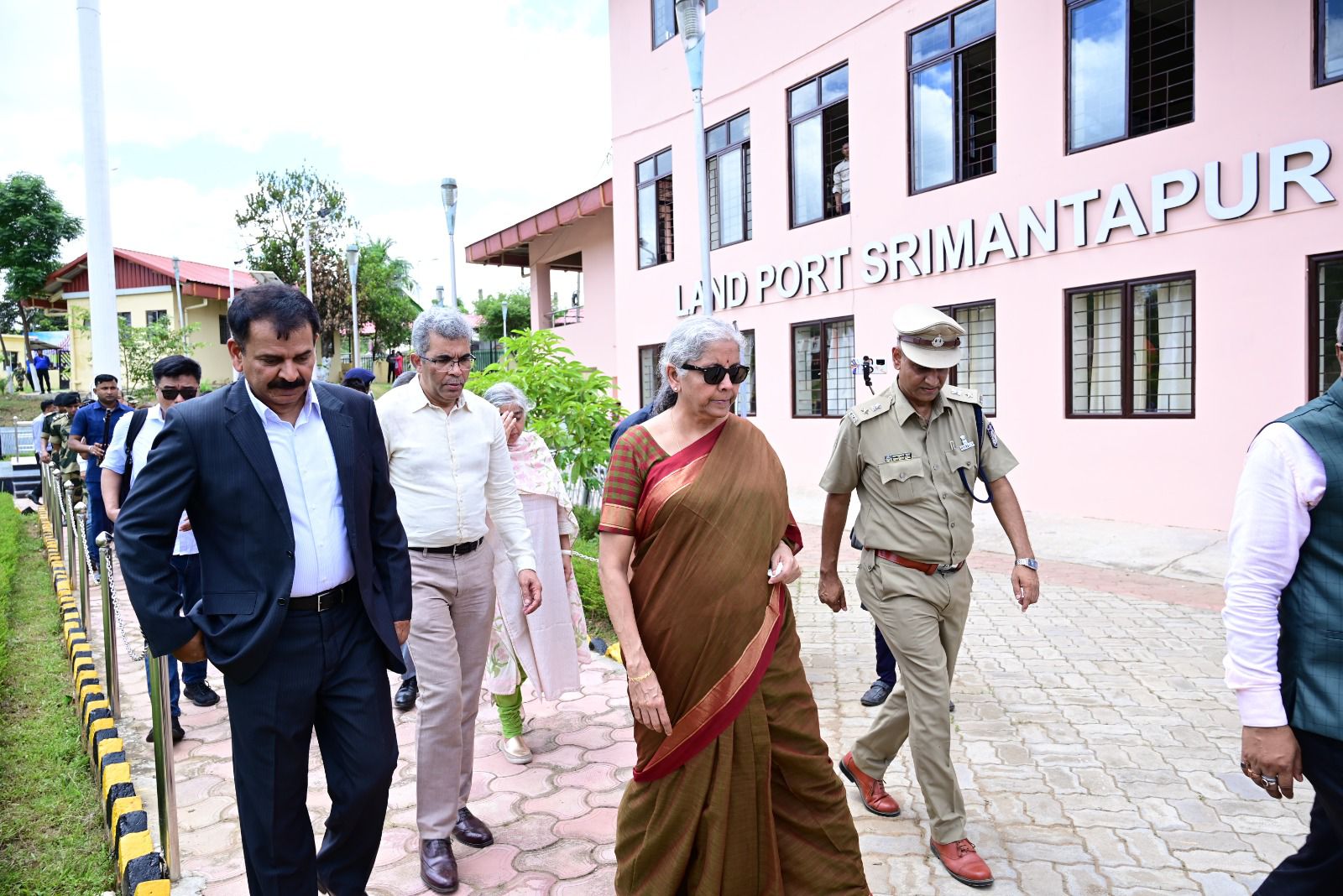 Land Ports Authority of India on Twitter: "Hon’ble Finance & Corporate Affairs Minister Smt ...