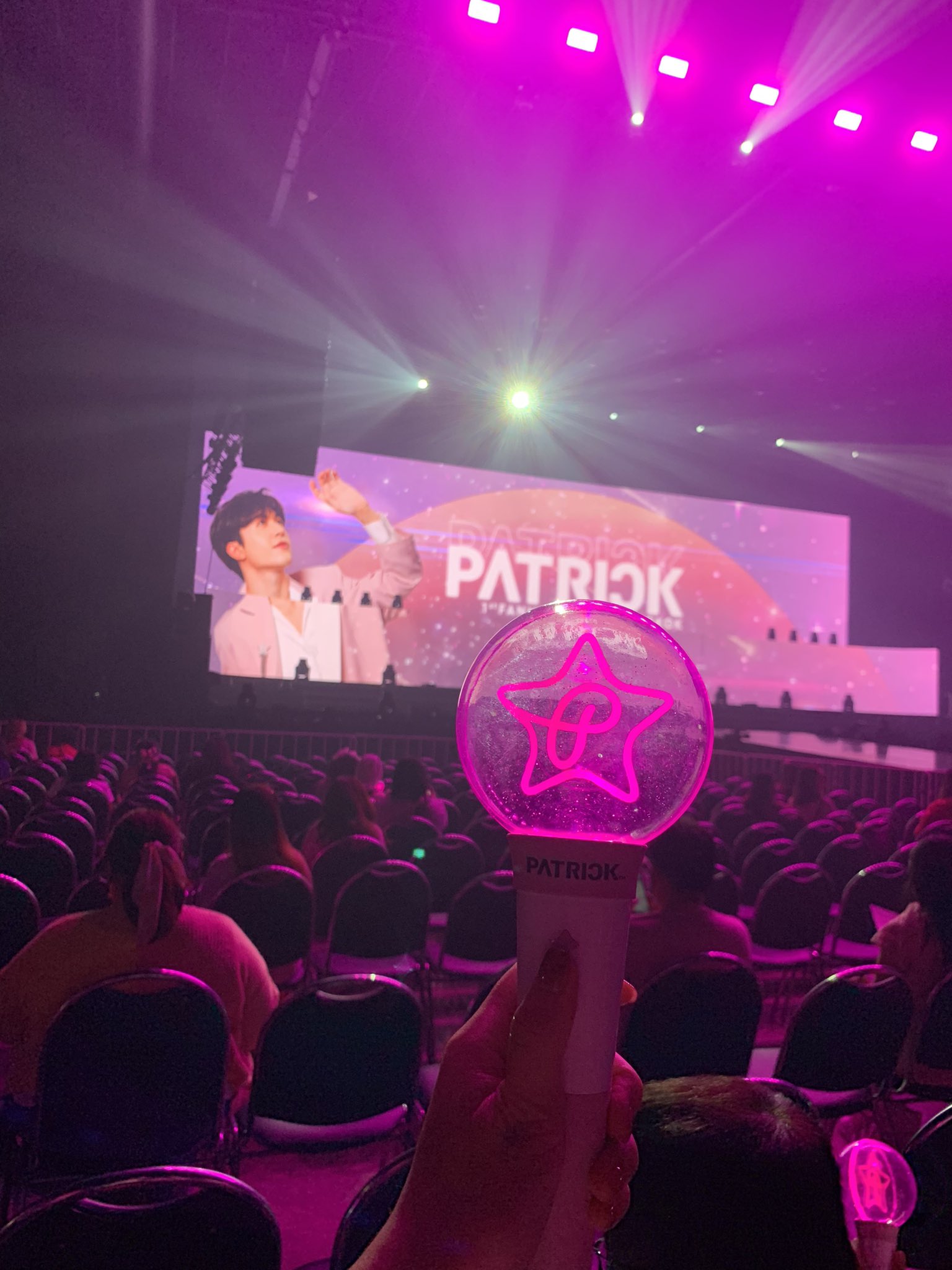 PATRICK OFFICIAL VN on Twitter: "Chúng mình ở đây sẵn sàng gặp cậu rùi Paipai ơi🫶🏻💖 Patrick ...
