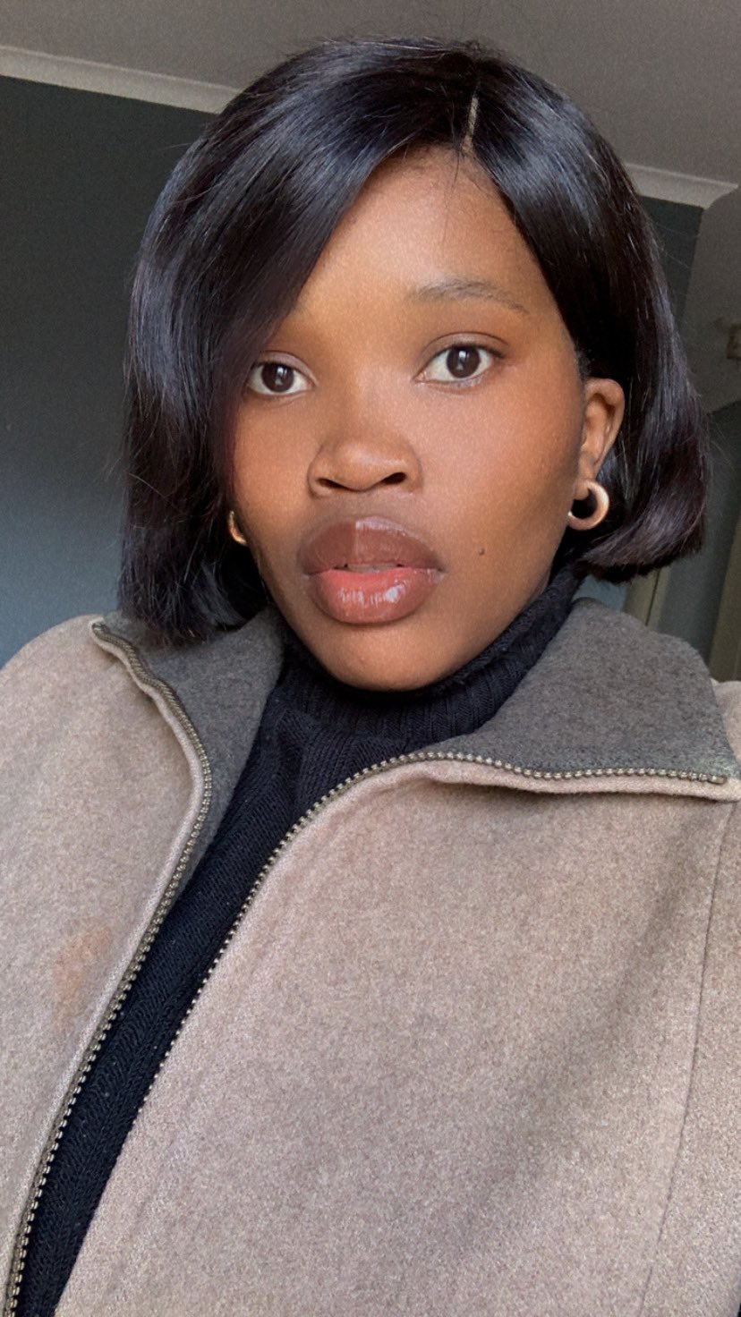 Ayanda on Twitter: "Running errands 🤍 https://t.co/N8etkYYMHT" / Twitter