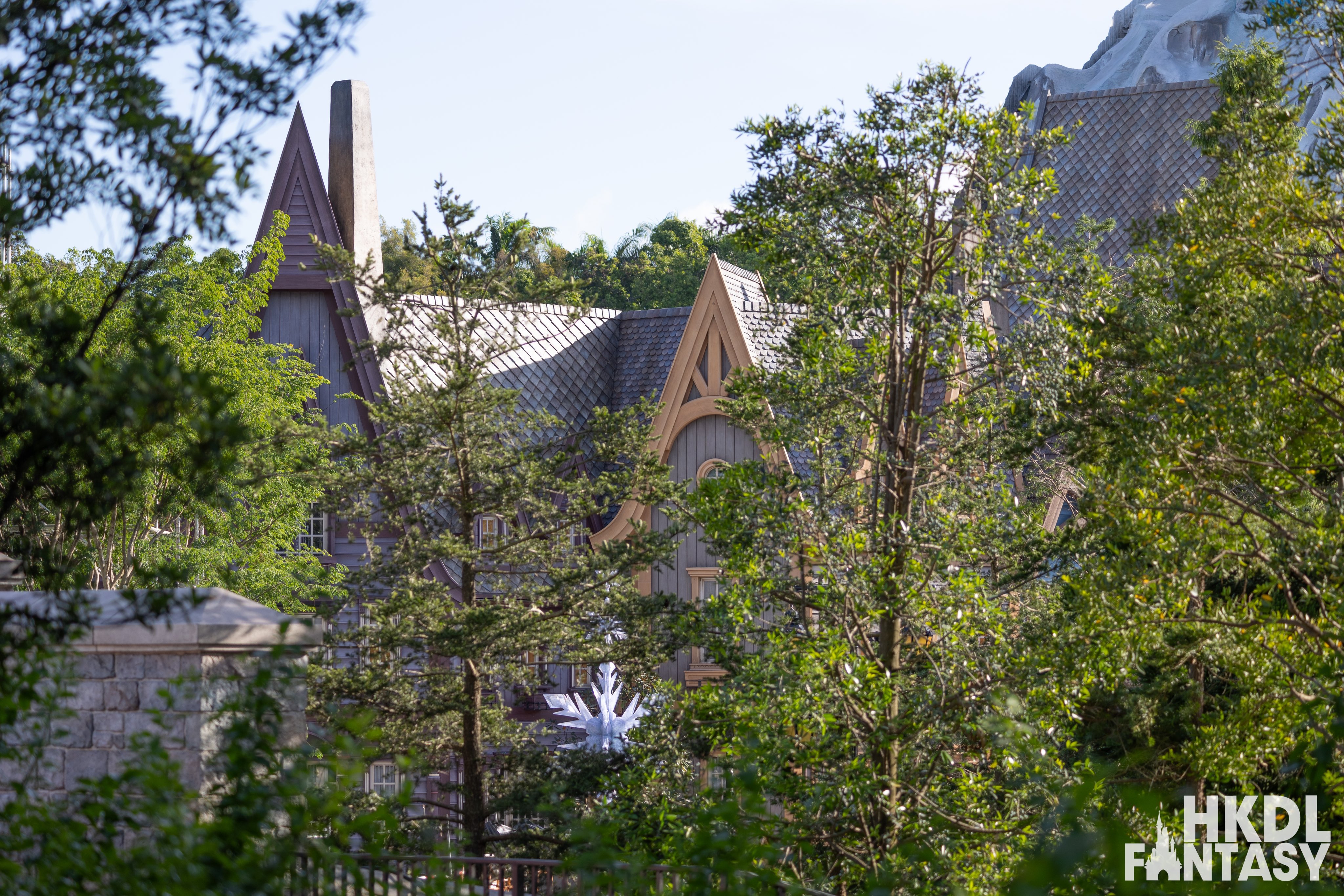 HKDL Fantasy on Twitter: " ️ FIRST LOOK: Friendship Fountain has arrived at #WorldOfFrozen. # ...