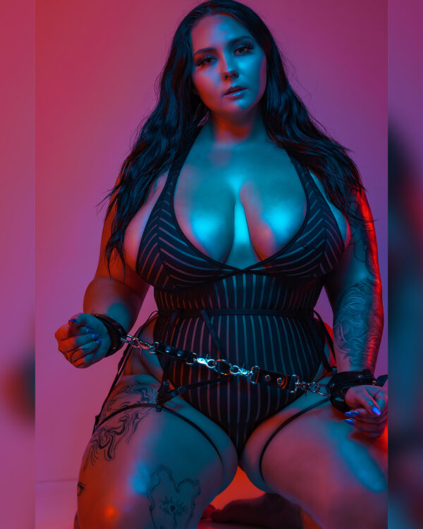 Curves Lover on Twitter: "Stunning set with the stunning Jadynn Stone @JadynnStone https://t.co ...