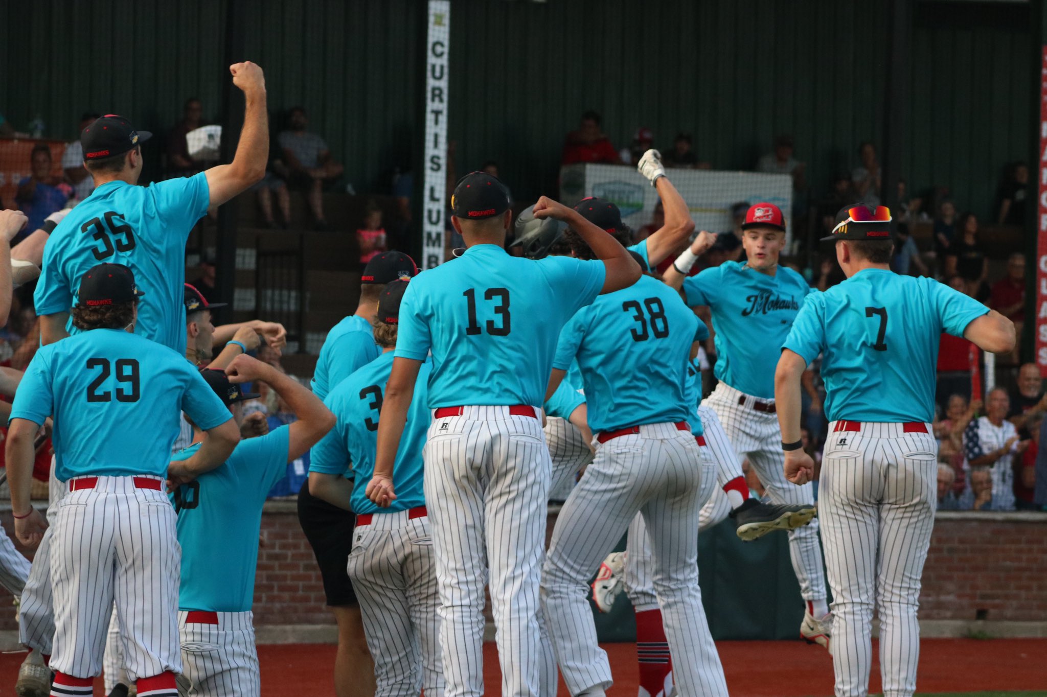 Amsterdam Mohawks on Twitter: "Mohawks lead the Blue Sox 1-0 after 4 ...