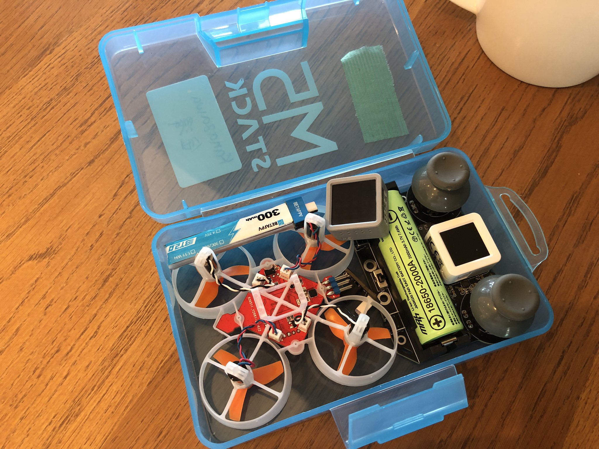 こうへい（Kouhei Ito） on Twitter: "おでかけセット これでいつでも何処でもドローンプログラミングとデバッグそして場所が許せば飛ばして試せます。 https://t.co ...