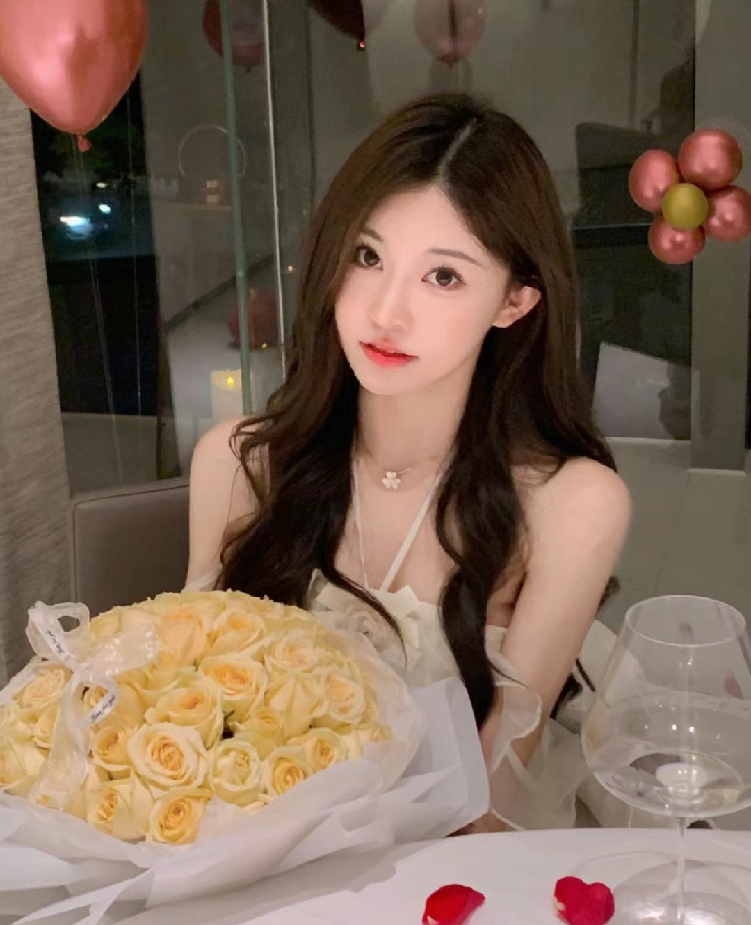 🌸佟玉雯🍒 on Twitter: "爱对了人，每天都是情人节🌷🌷🌷 https://t.co/gPV2d9Bg0K" / Twitter