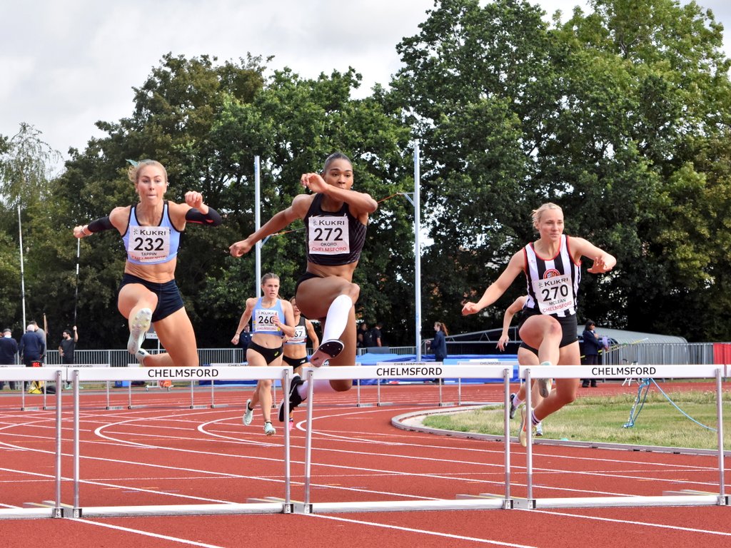 England Athletics on Twitter: "Close race in the women's 400m hurdles between Jess Tappin, Ese ...