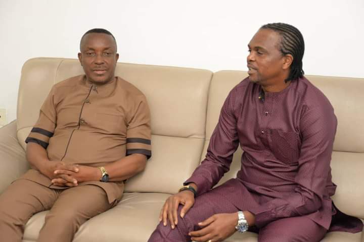 Atinuke Esan VKR on Twitter: "Kanu Nwankwo has arrived in Aba to begin his reign as the New ...