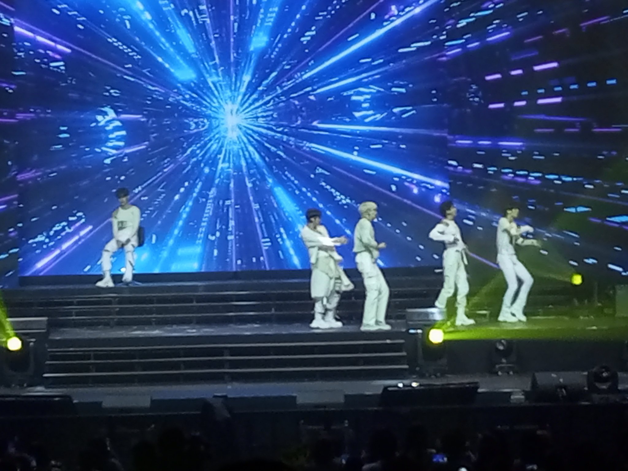 One Seoul on Twitter: "OT5 🫶 CIX opens their set with 'Save Me, Kill Me' 😍 Presented by @neuwave ...