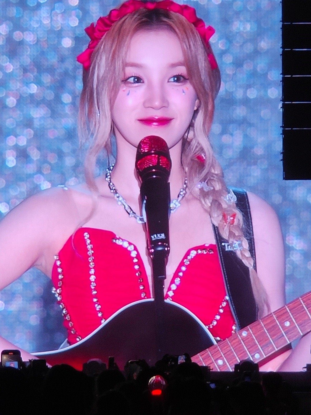 Illit首出道歌啲性喑示誇張到[2] | LIHKG 討論區